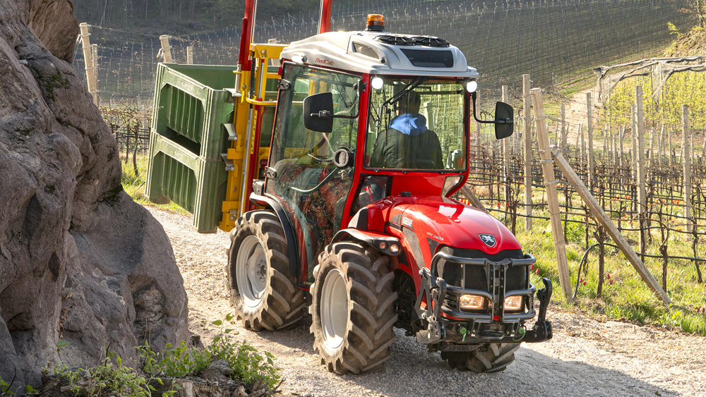 Antonio Carraro SRX 5800 - 6800 Tora - Hissink